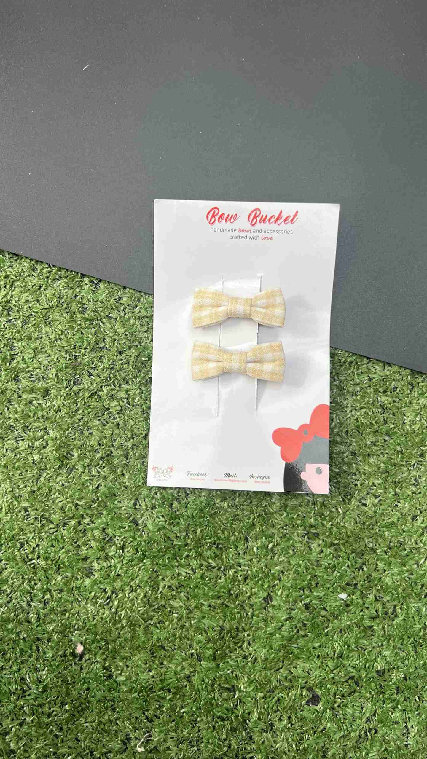 yellow check pair clip